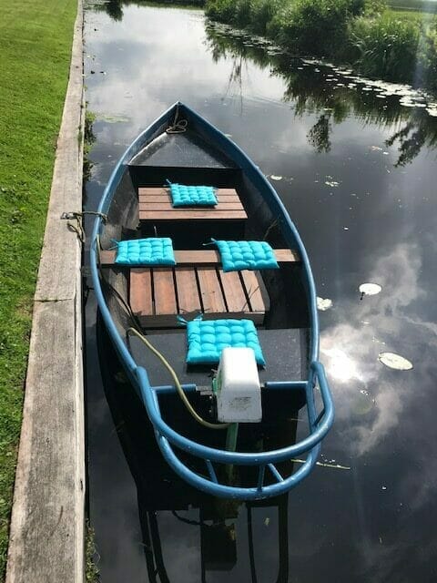 2 tot 4 persoons fluisterboot (Reserveren) | Giethoorn Boat Tickets